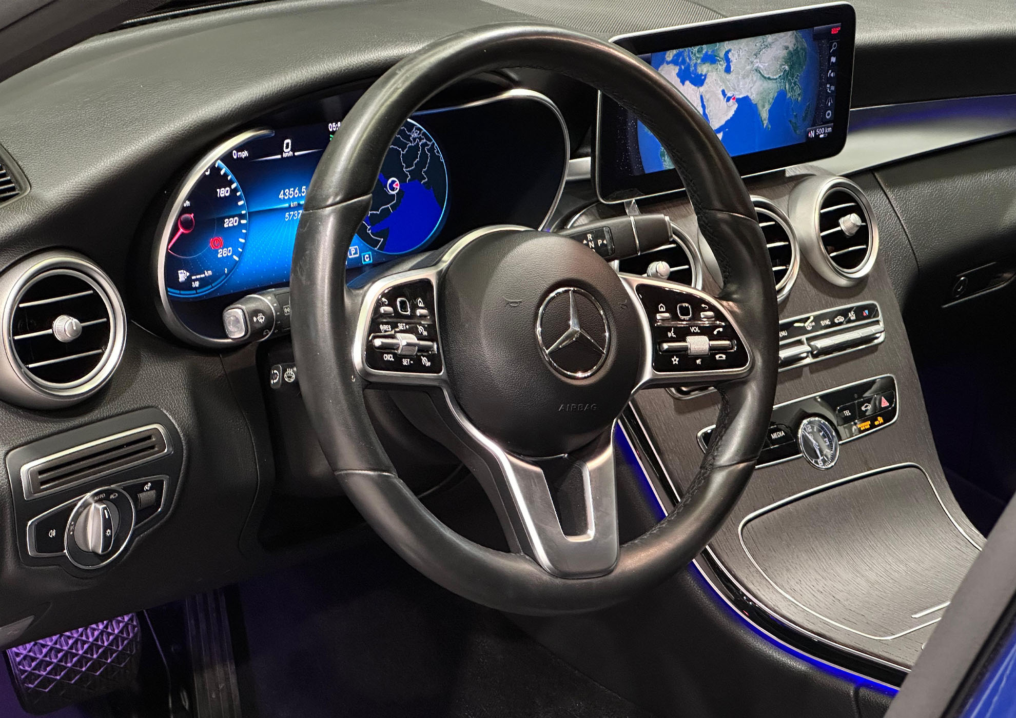 MERCEDES C300 - CarDealer